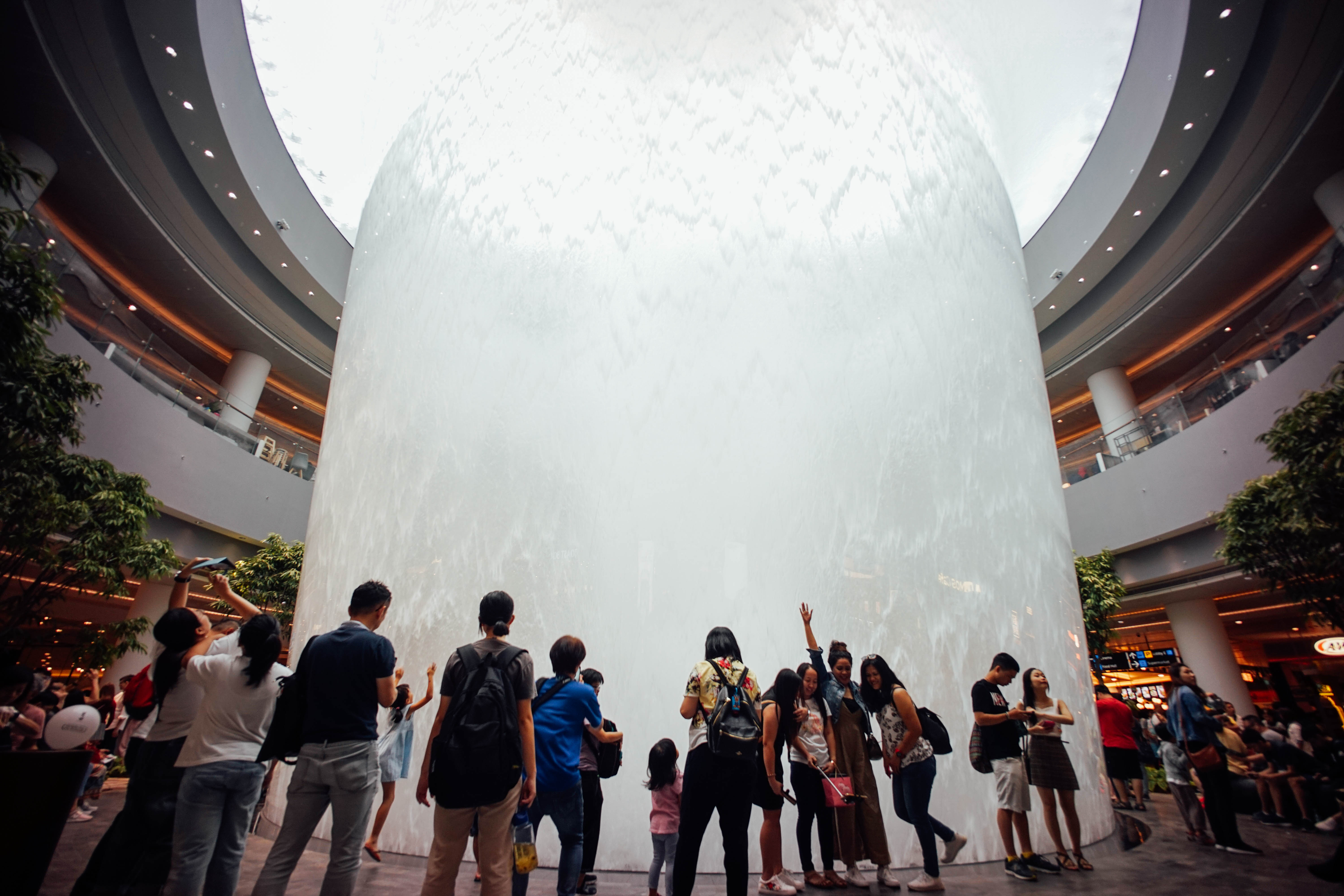 6 Places to Enjoy a Breathtaking View of the HSBC Rain Vortex @ Jewel ...