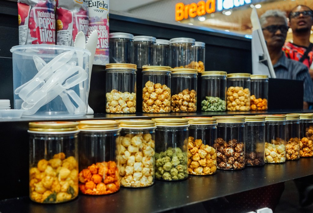 Jewel Changi Airport Food Guide – 19 Places to Snack & Dine + Who’s ...