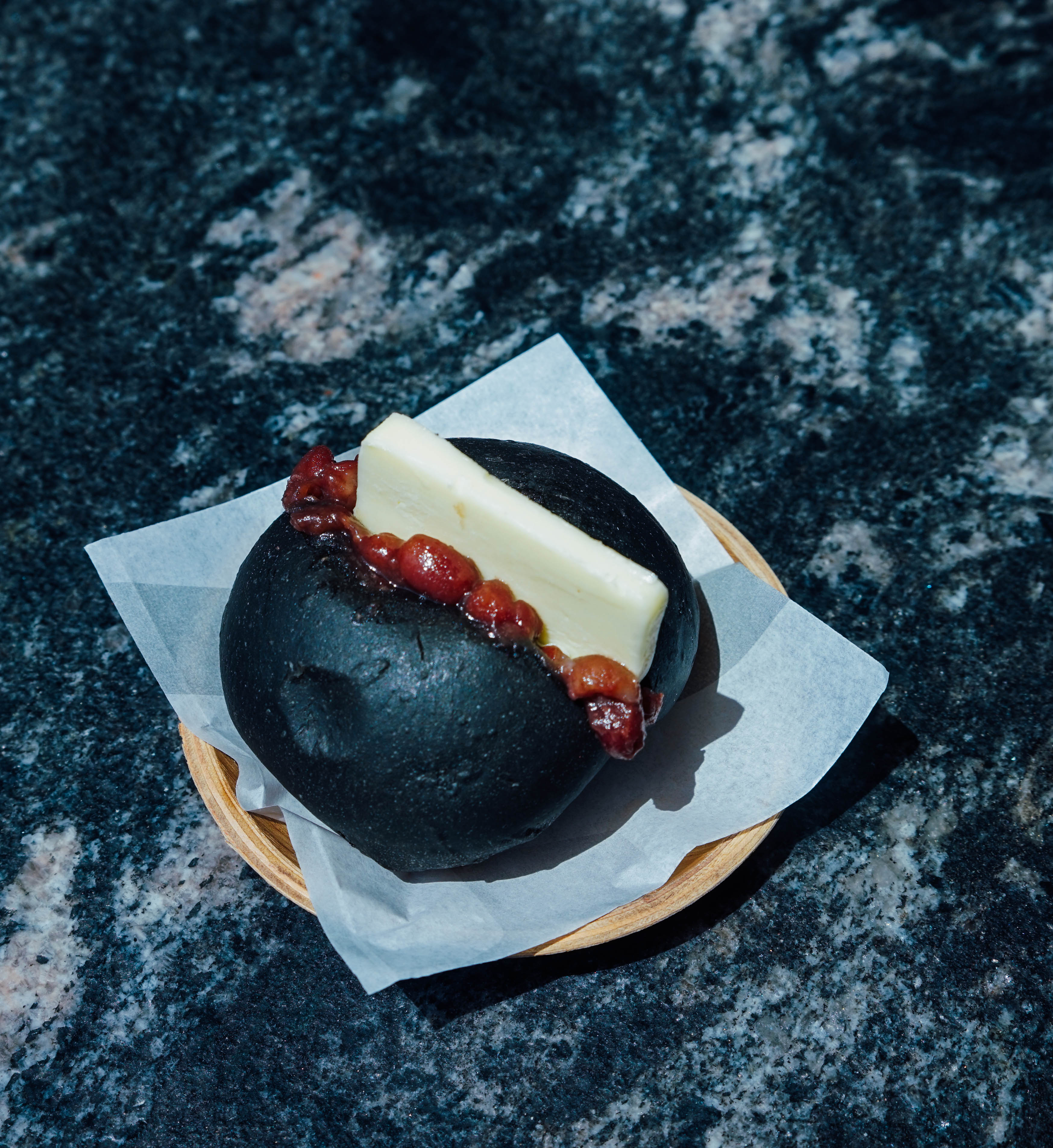 [CLOSED] Waga Waga Den @ South Beach Tower, City Hall – Monochromatic ...
