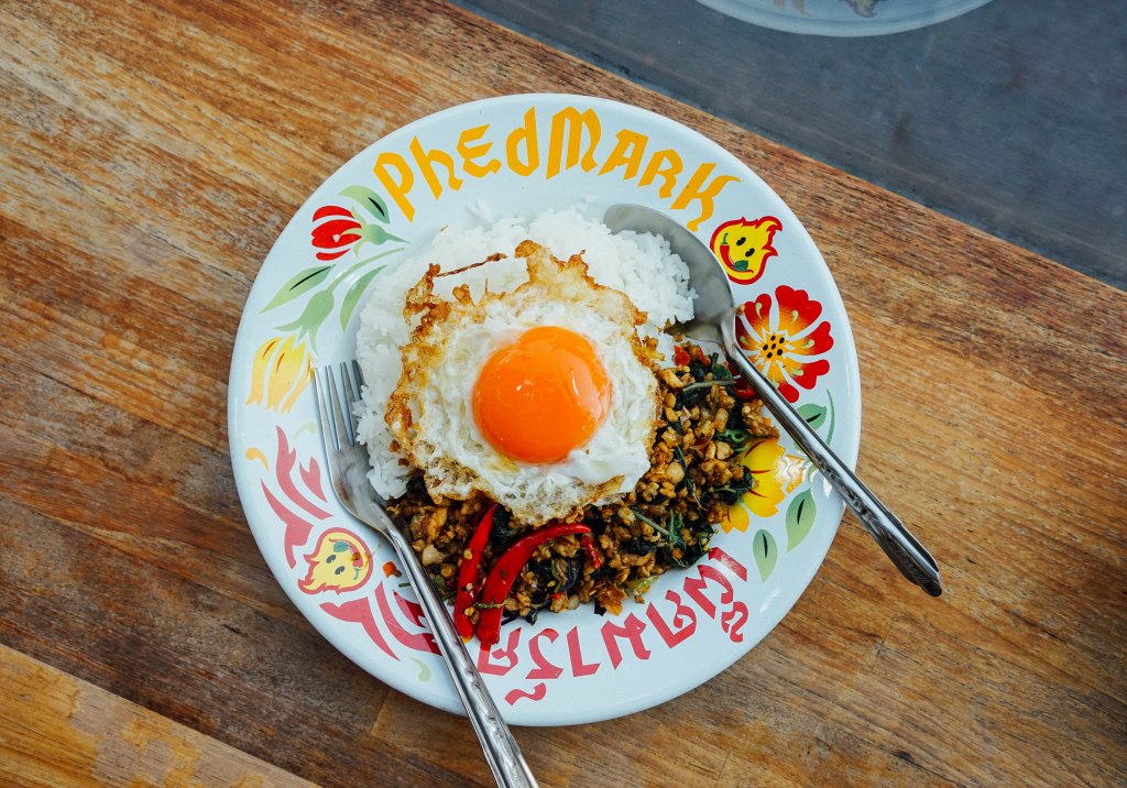 When in Bangkok: Phed Mark @ Sukhumvit Road – Pad Kaprao Eatery by ...